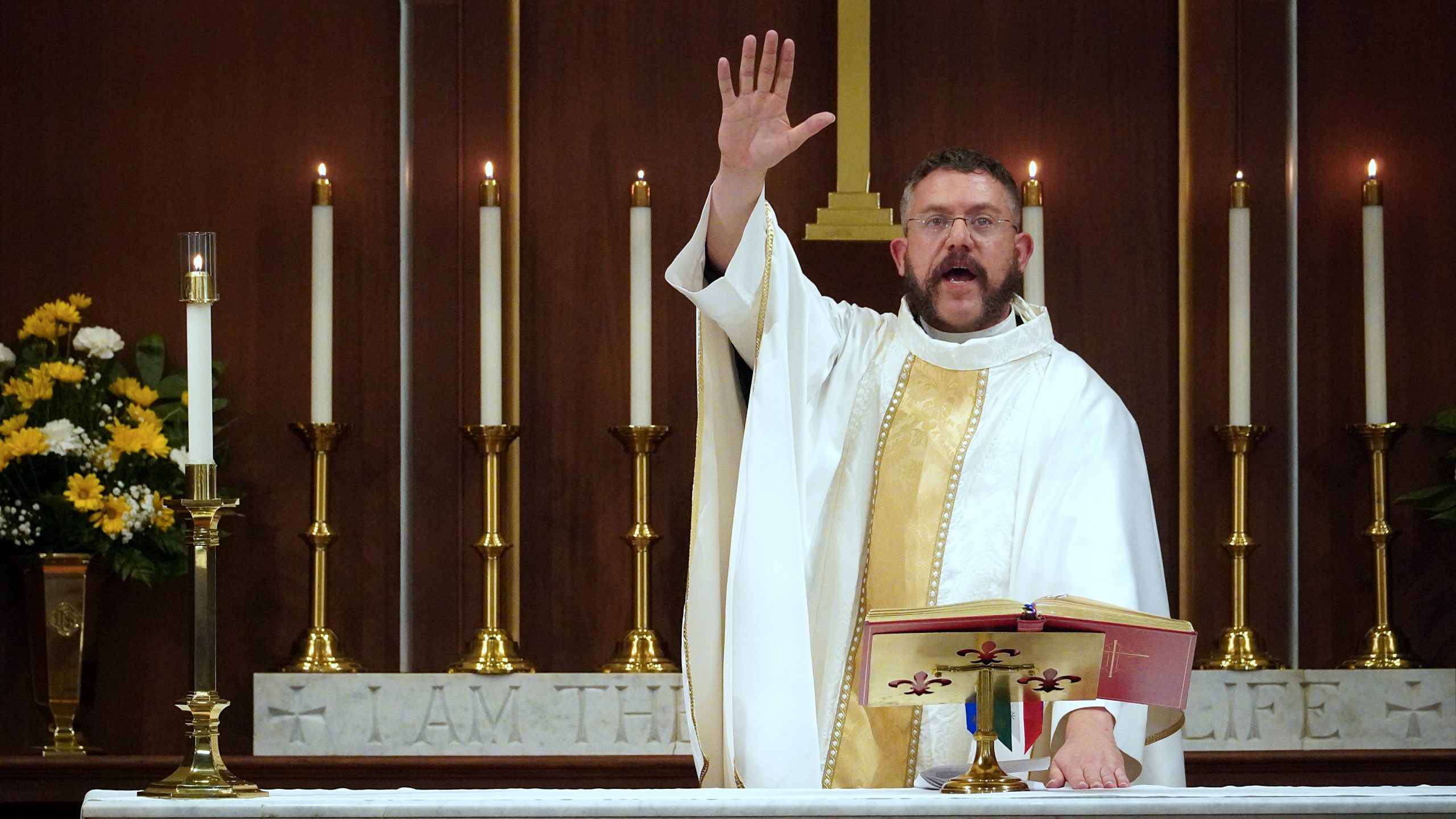 Photographs: Church of the Annunciation Welcomes the Rev. David Casey ...